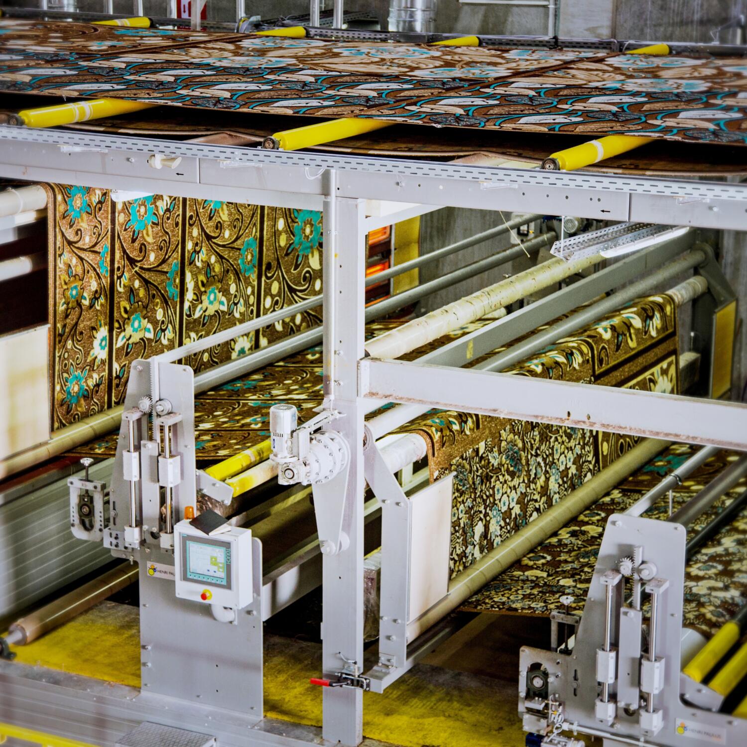 Back coating machine for woven carpets | Bejimac